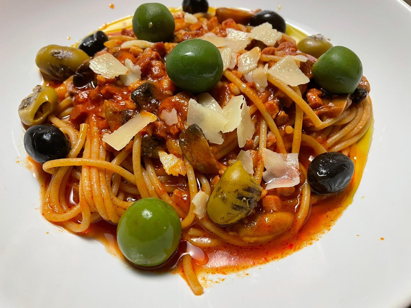 Spaghete cu bacon și ciuperci – Delia Peteu